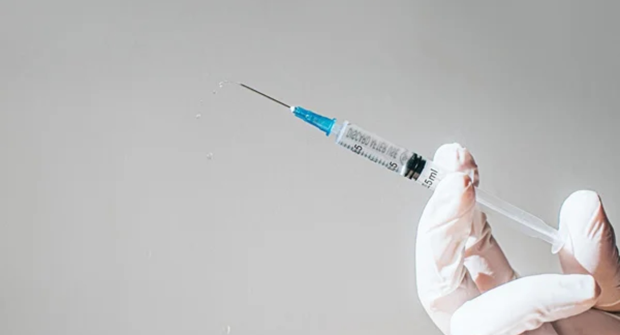 Brasil desenvolve vacina contra crack e cocaína e inicia fase decisiva