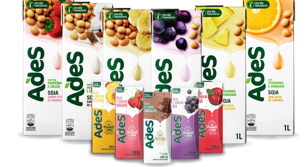 Criança ganha indenização após tomar suco Ades com 'gosma escura' e vomitar
